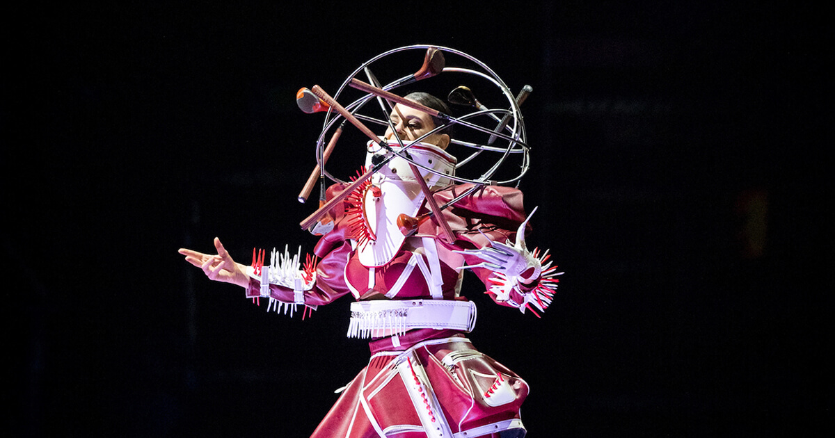 Engolfed, Leanne Day, New Zealand | WOW