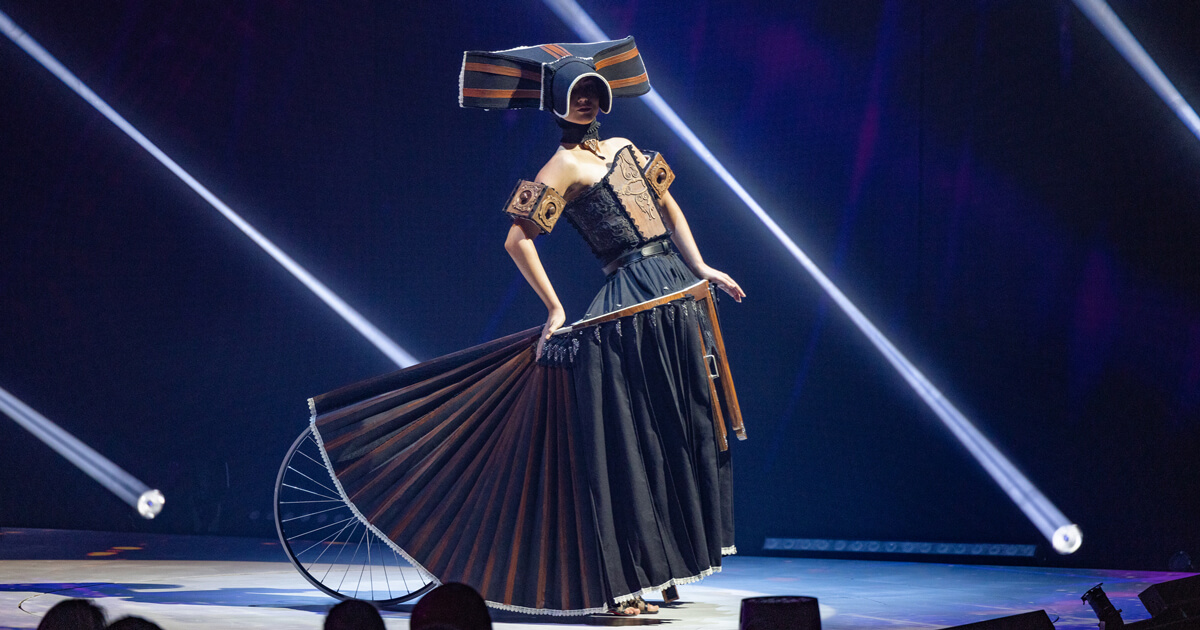 Wanton Widow, Kate MacKenzie, New Zealand | WOW